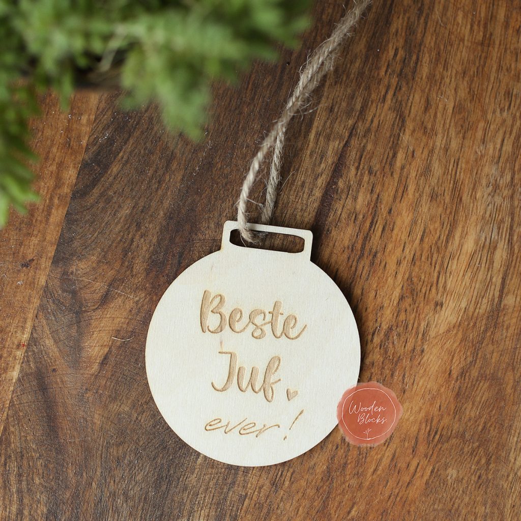 Medaille knutselen – Beste Juf/meester/leidster/pm’er ever! – Wooden Blocks